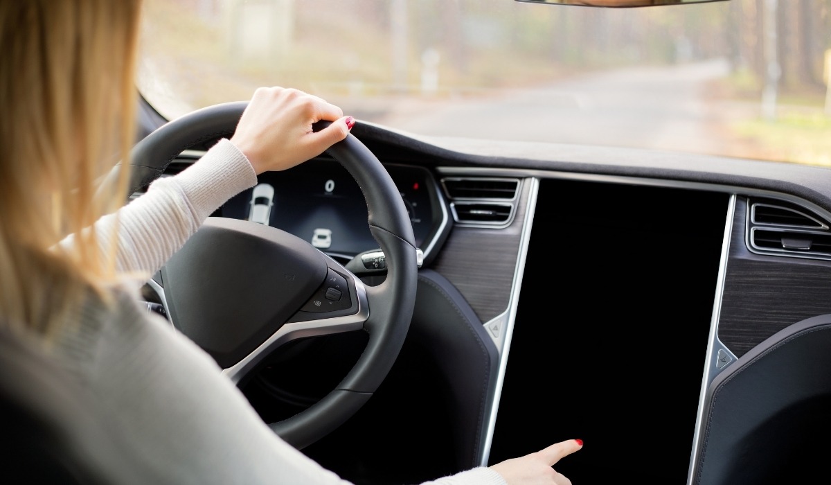 Tesla Offers Drivers Hands-On Experience with Supervised FSD and Grok ...