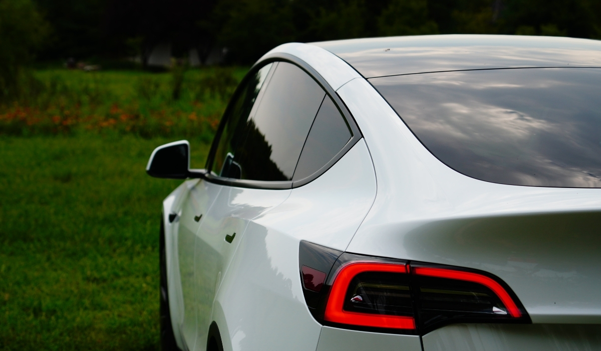 Tesla App Guides Owners to Cars with New Locator Feature - Technology News